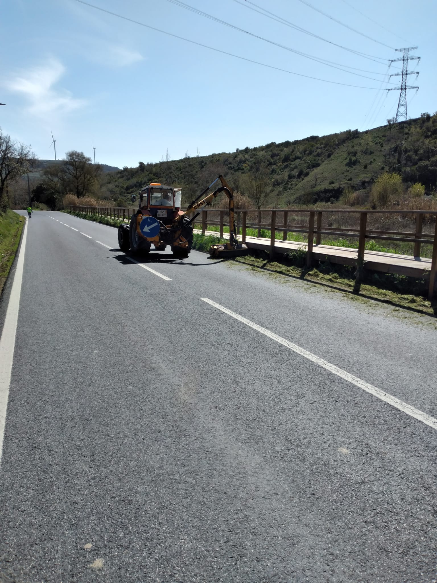 Limpezas de bermas e valetas